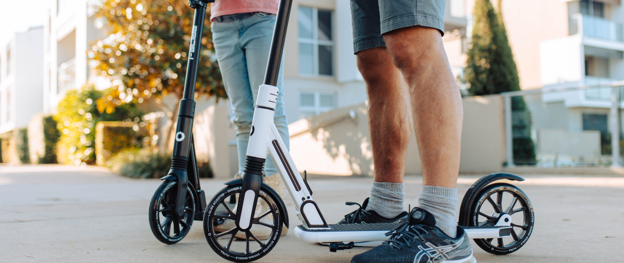 The Great Scooter Showdown: Kick Scooter vs. Electric Scooter – iGlide ...